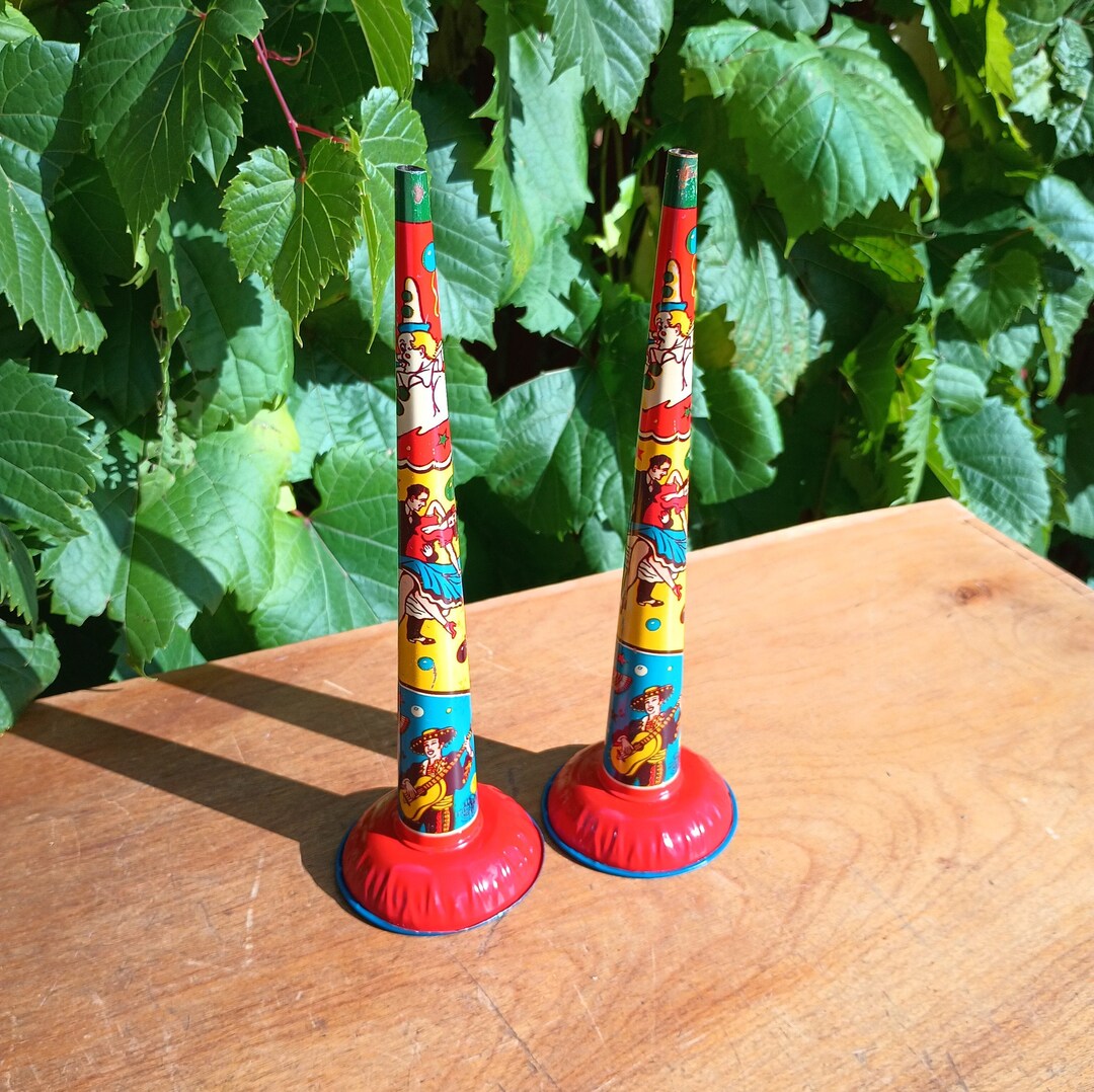 Two Vintage Toy Party Horns - US Metal Toy Manufacturing Company ...