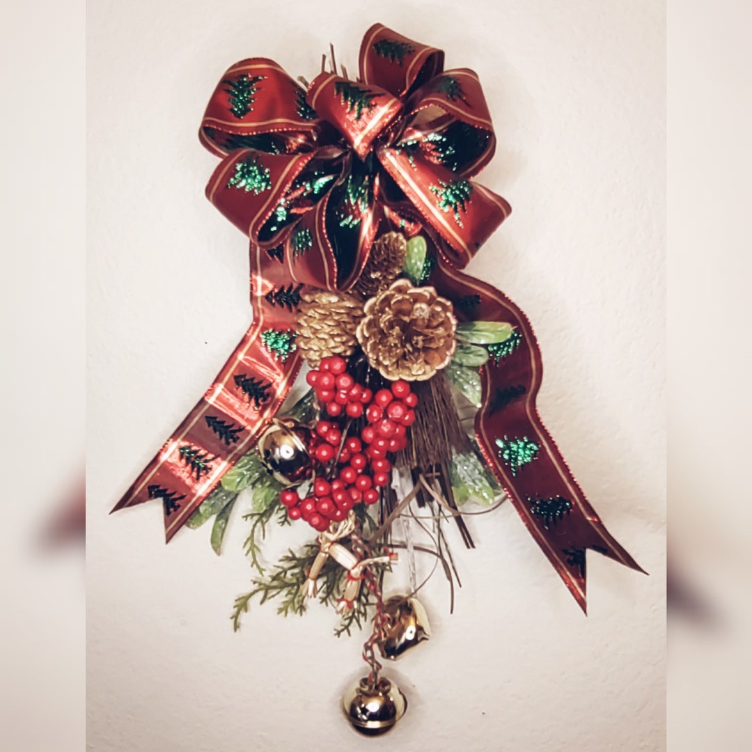 Christmas Floral Arrangement, Cinnamon Broom, Christmas Floral ...