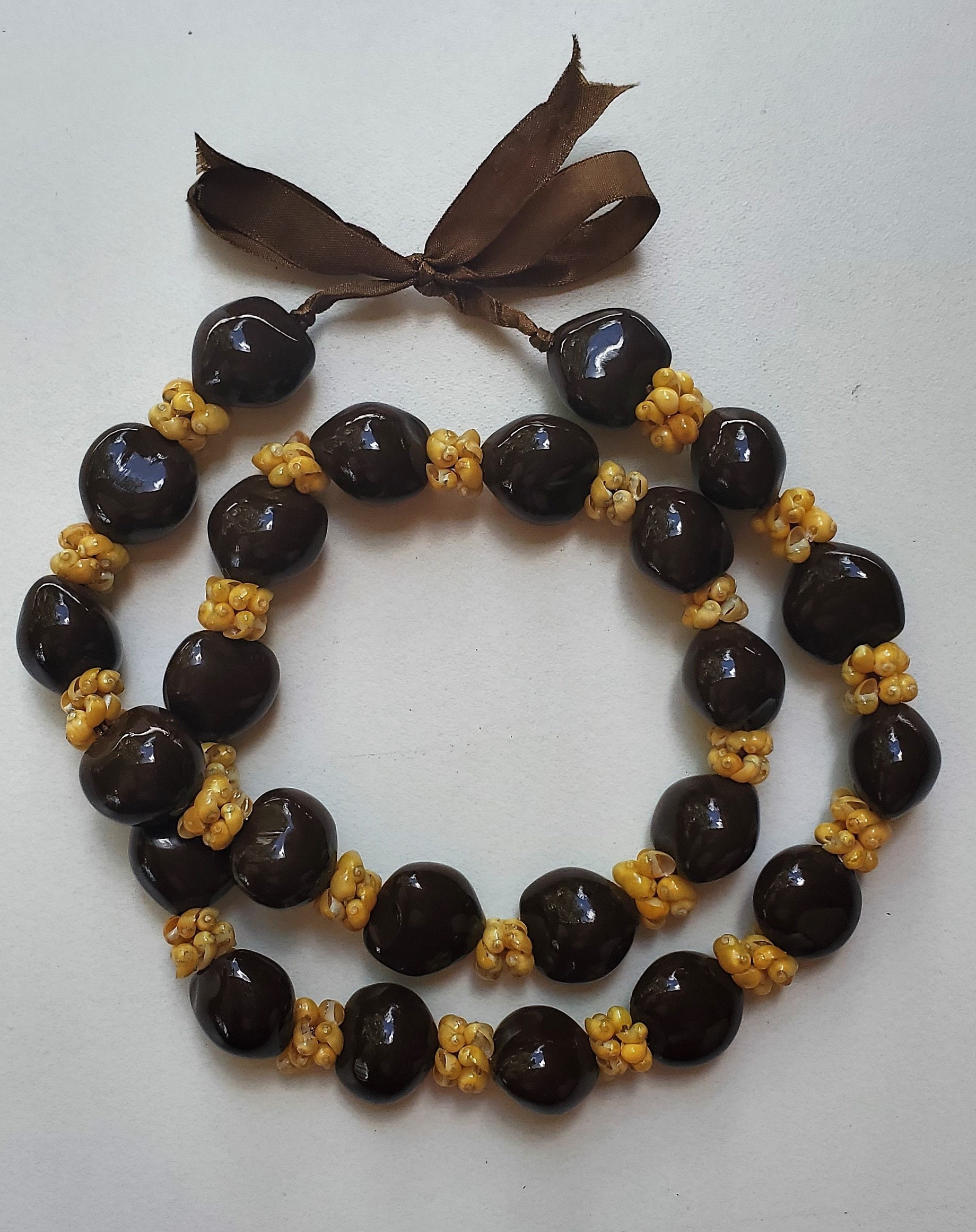 Hawaiian Kukui Nut Lei With Mongo Shell Graduation Wedding BLACK and ...