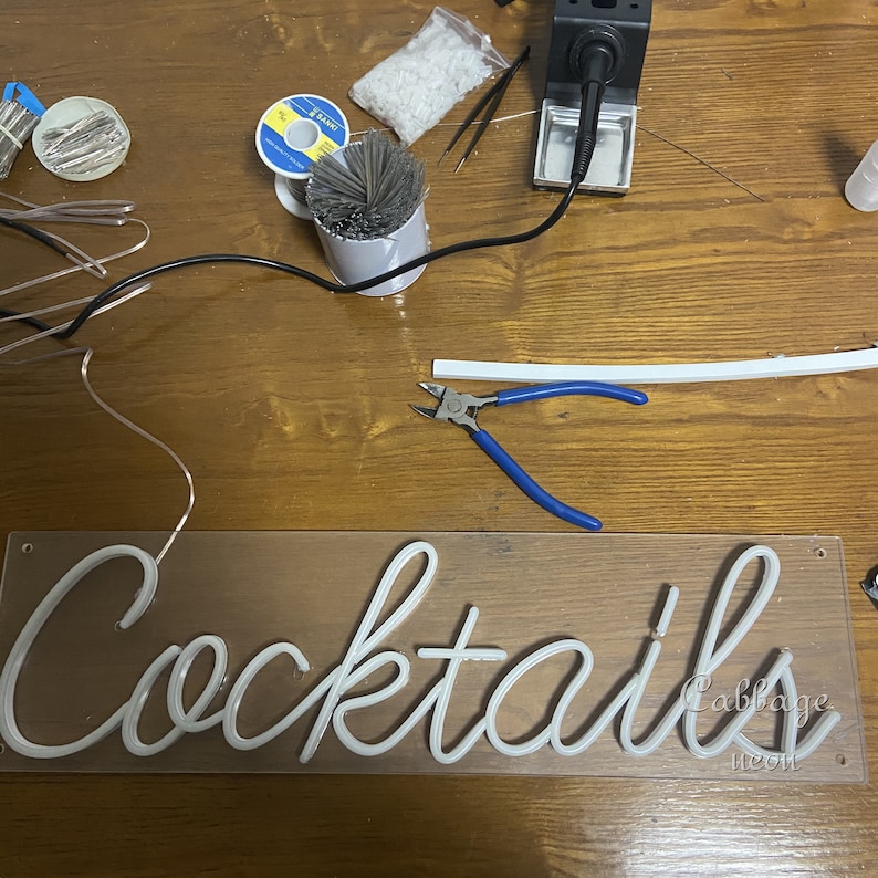 Cocktails Neon Sign LED Light Logo Red 'cocktails' | Etsy