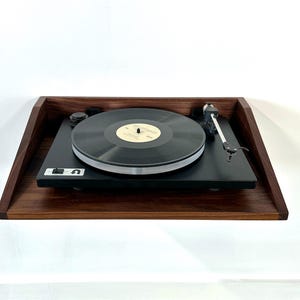 Floating Turntable Shelf / Customizable Record Player Shelf / Projector ...
