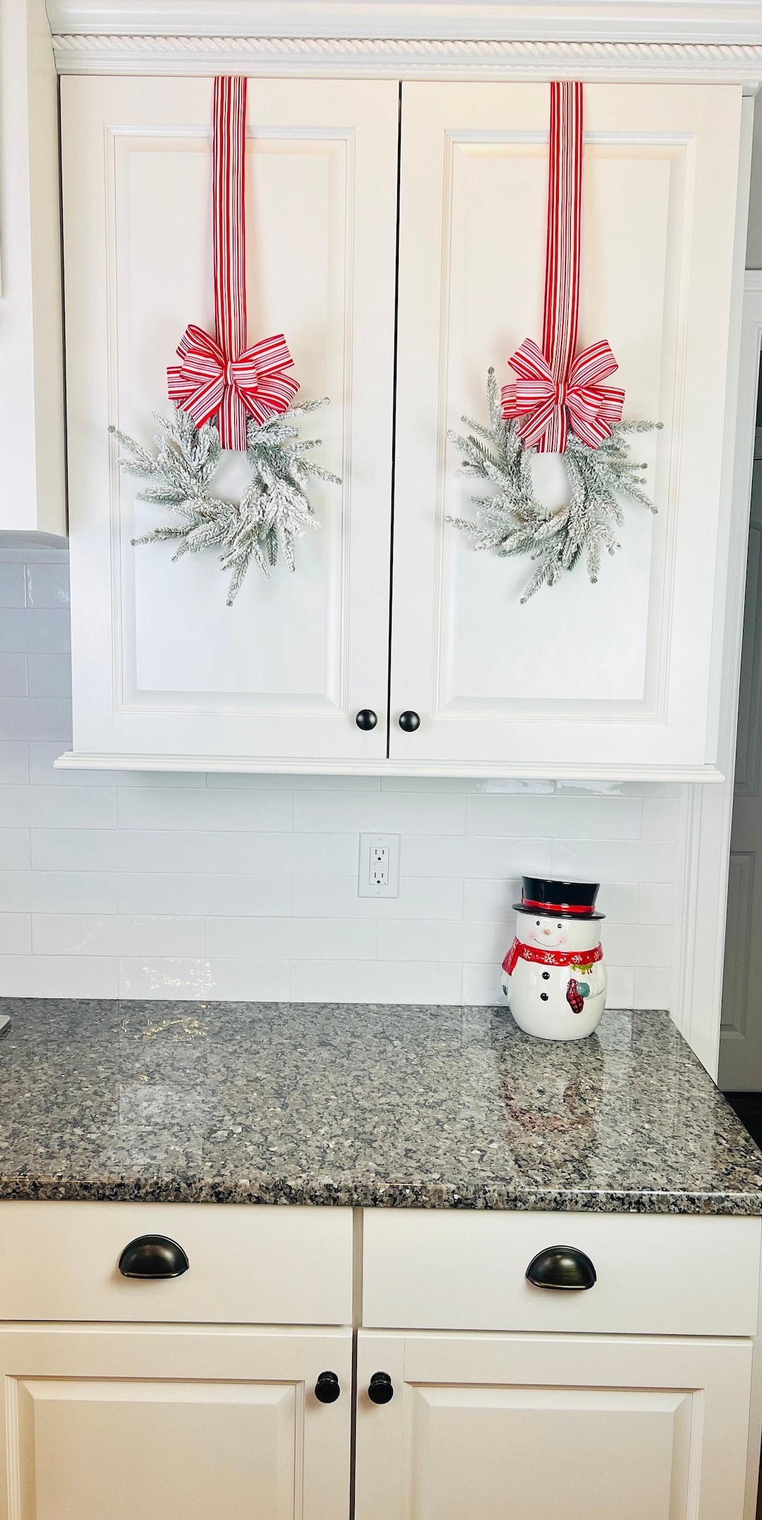 Mini Christmas Wreath Set: Flocked Evergreen, Farmhouse Cabinet Decor ...