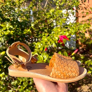 Women Mexican Huaraches, Brown Mexican Huaraches, Open Toe Laces ...