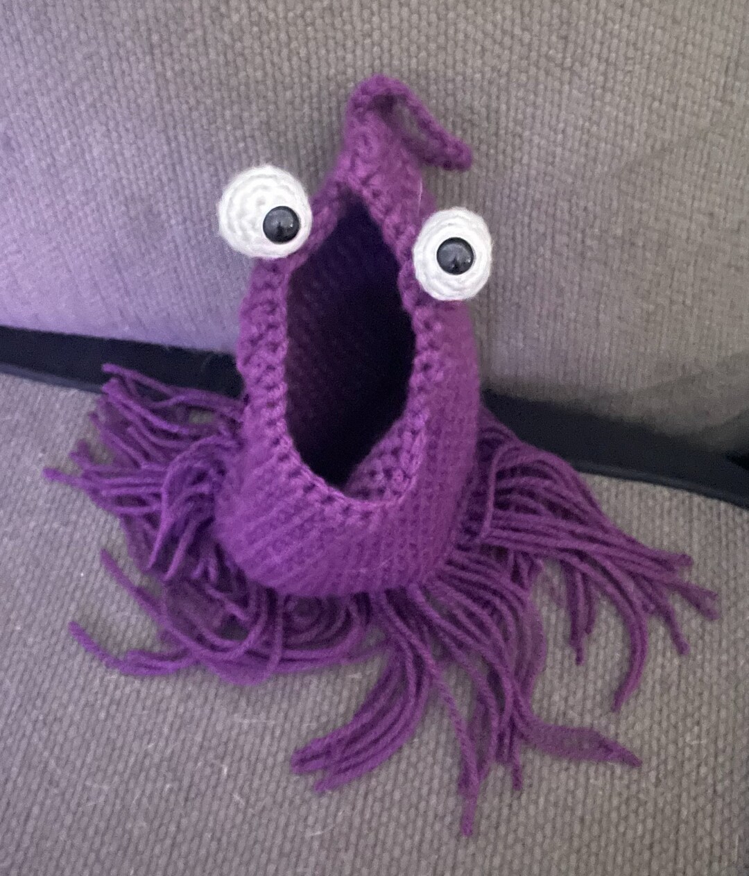 Yip Yip--a Crocheted Alien Holder - Etsy