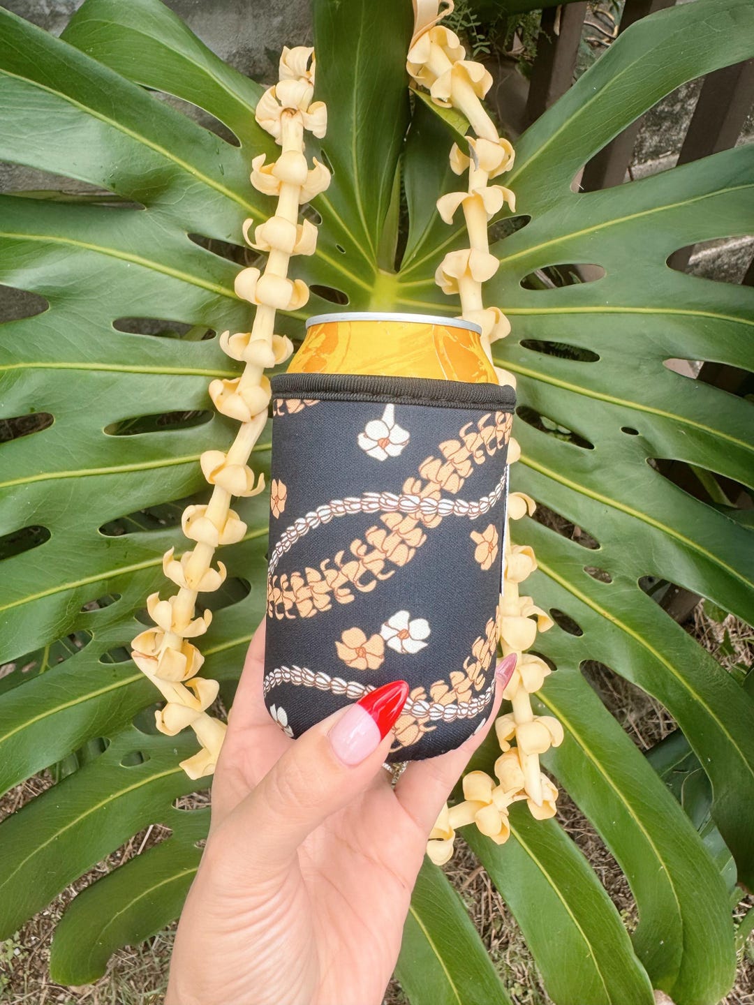 Black Puakenikeni Pikake Lei Print Drink Can Sleeve Coldie Holder ...