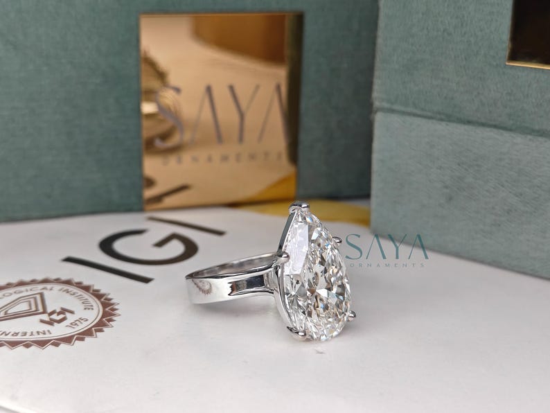 Pear Cut IGI Certified Lab Grown Diamond Engagement Ring: VVS E Color ...