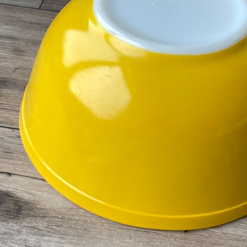 Pyrex Vintage Primary Color Yellow Nesting Bowl 404 - Etsy