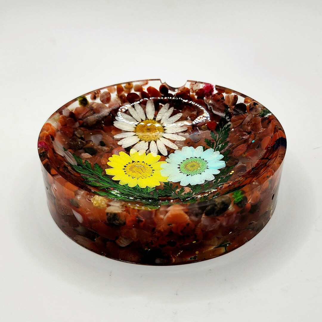 Crystal Clear Epoxy Resin Ashtray/jewelry Dish With Carnelian Stones ...