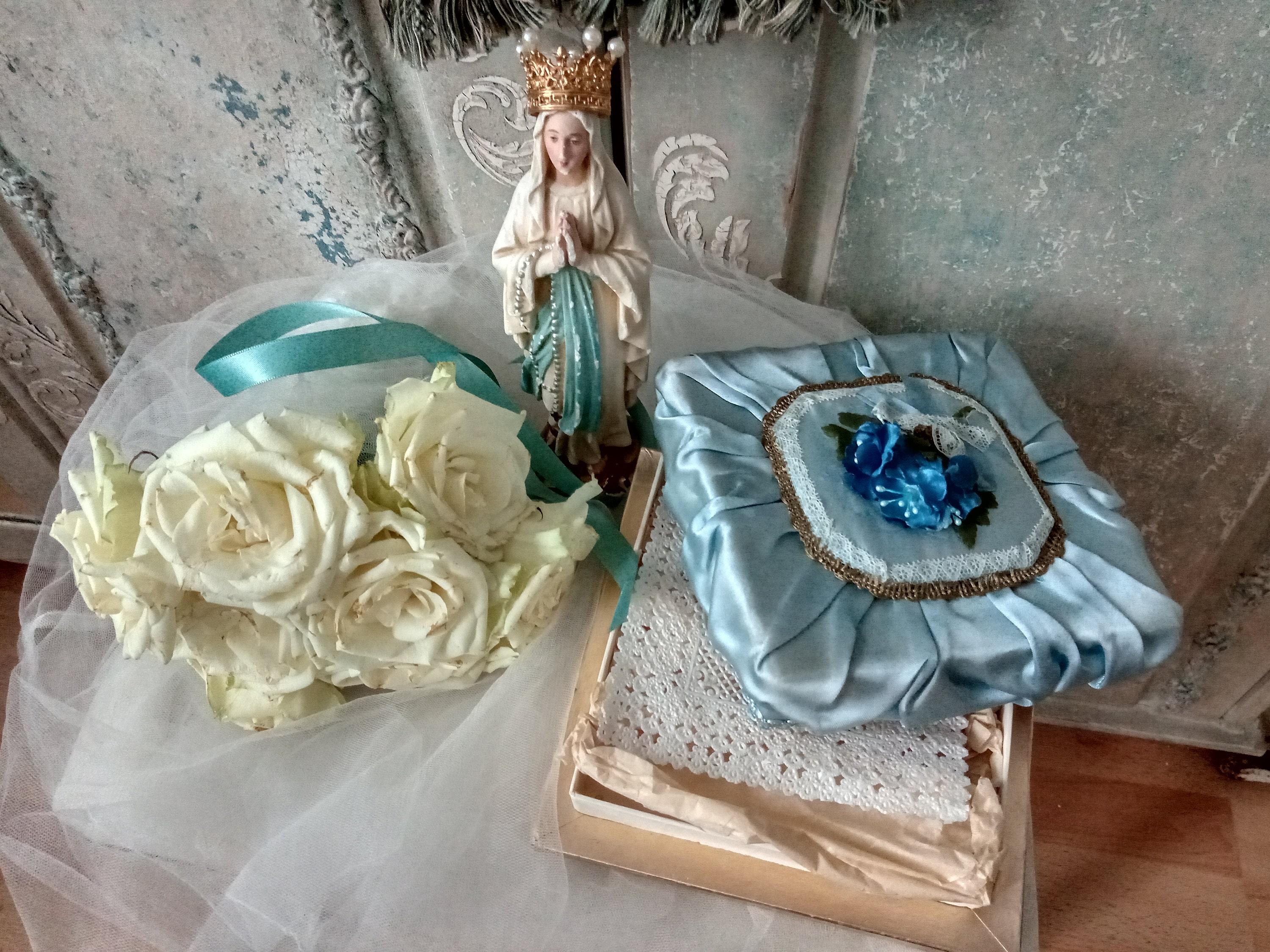 RARE: Charming Antique Boudoir Shabby Box Millinery Flowers | Etsy