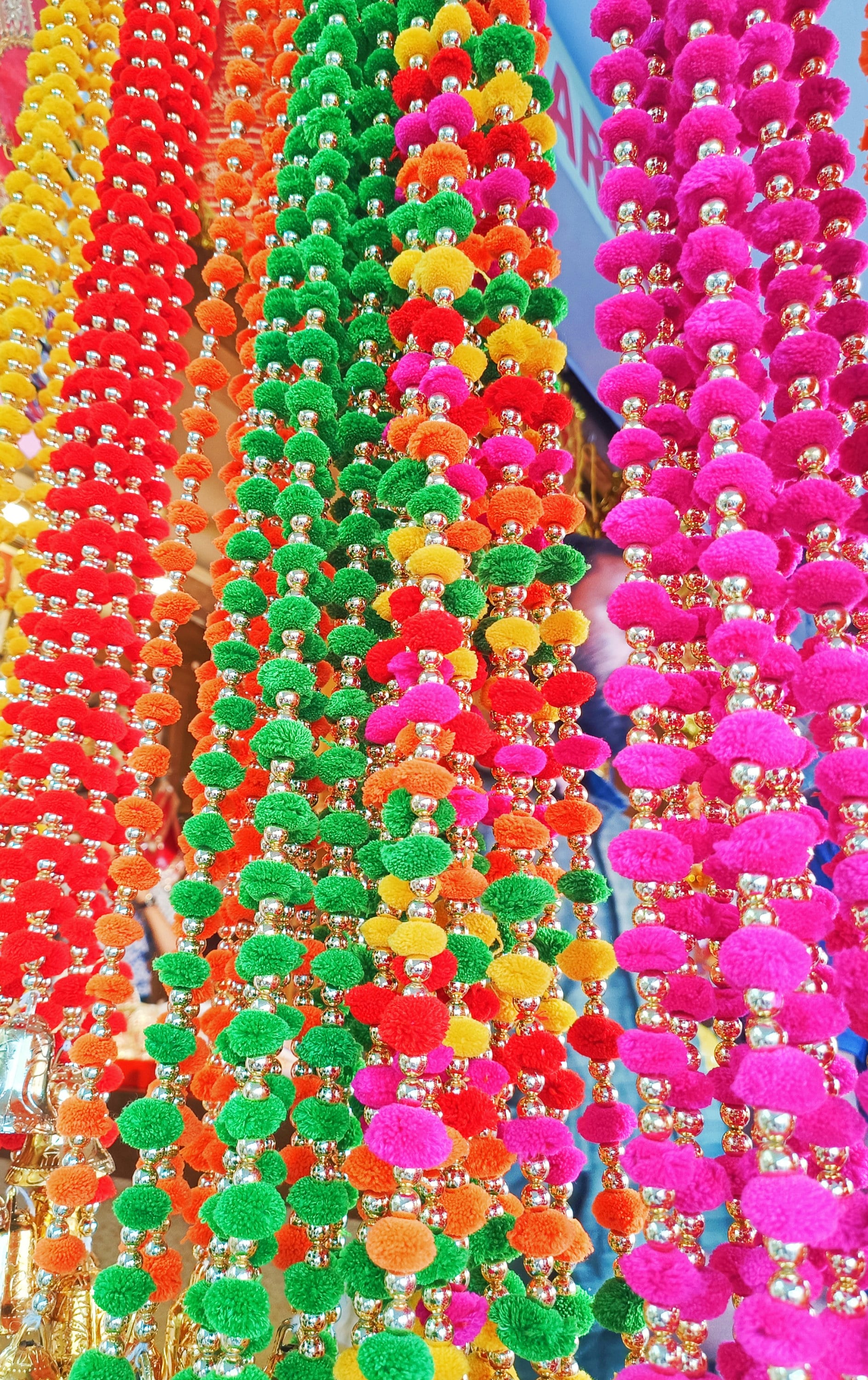 50 Pcs Free Shipping Pom Pom Wedding Backdrop Decor Bell String,indian ...