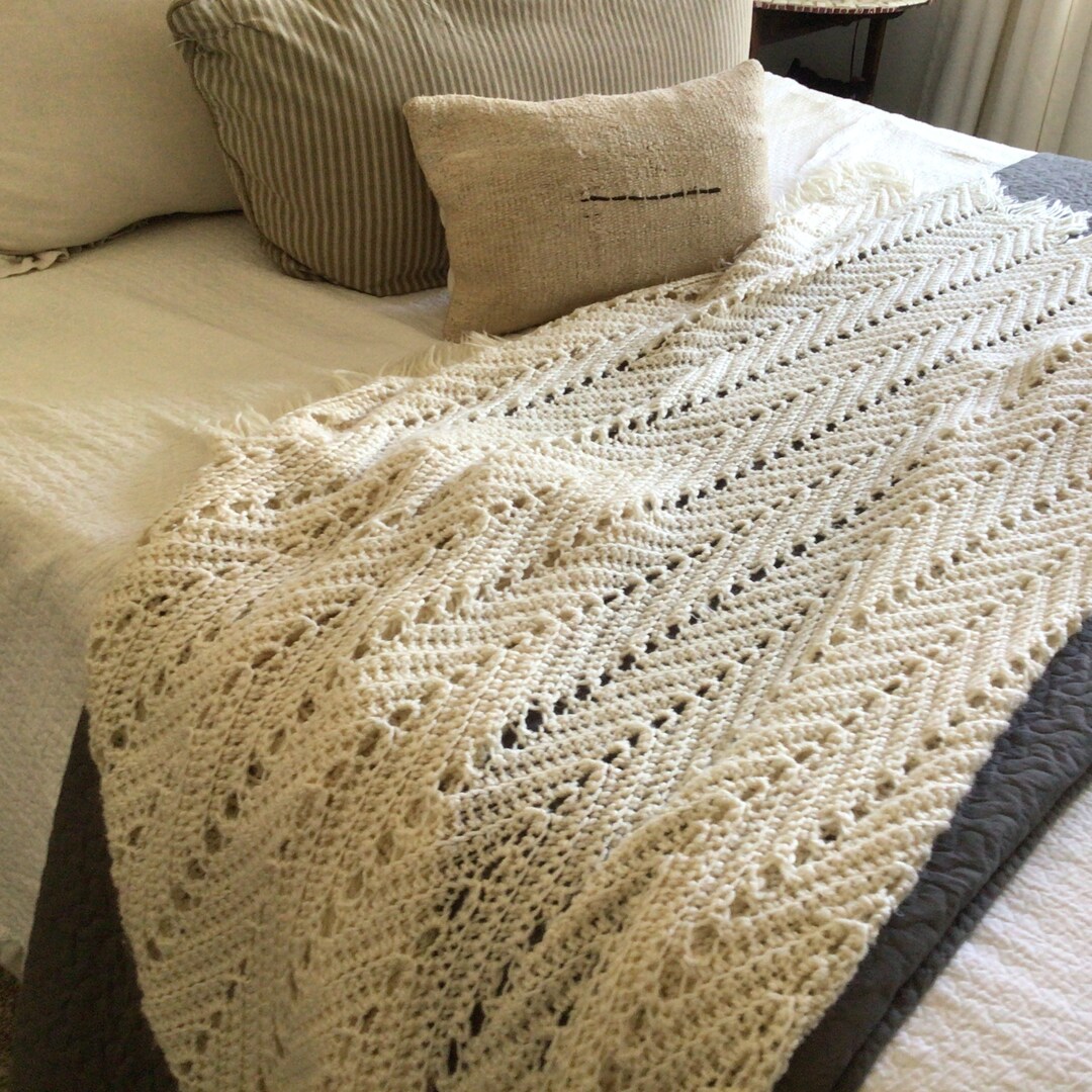 Vintage Crochet Afghan Throw With Fringe, Blankets and Throws, Bedding ...