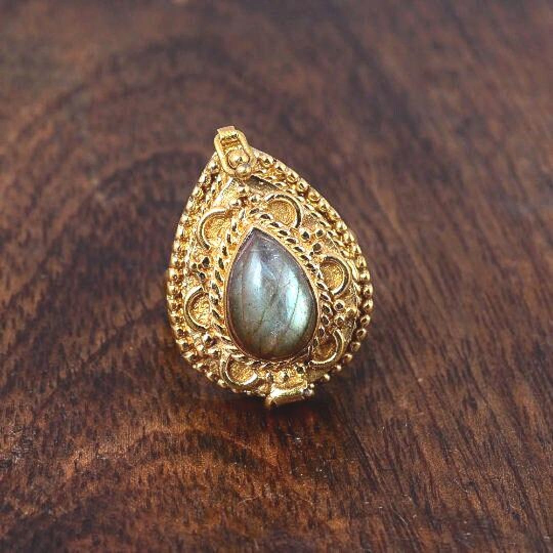 Minimalist Poison Ring, Designer Labradorite Poison Ring, Gold ...