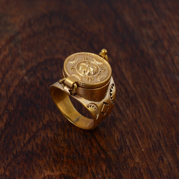 Poison Ring - Etsy