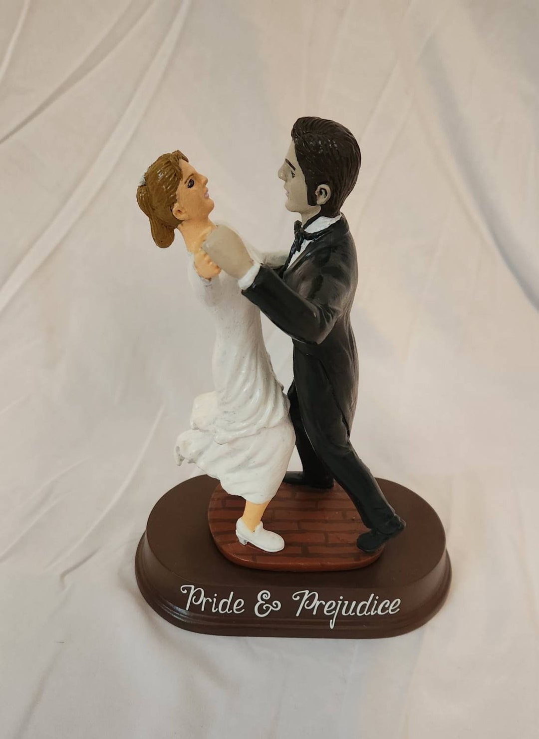 Pride and Prejudice Statue - Etsy