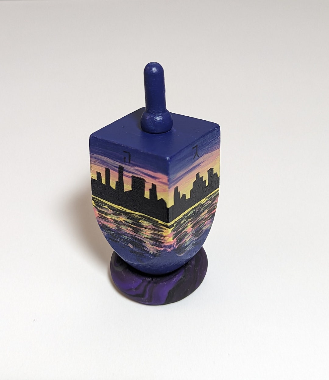 Hand-painted Chicago Skyline Dreidel With Stand: Hanukkah Gift - Etsy