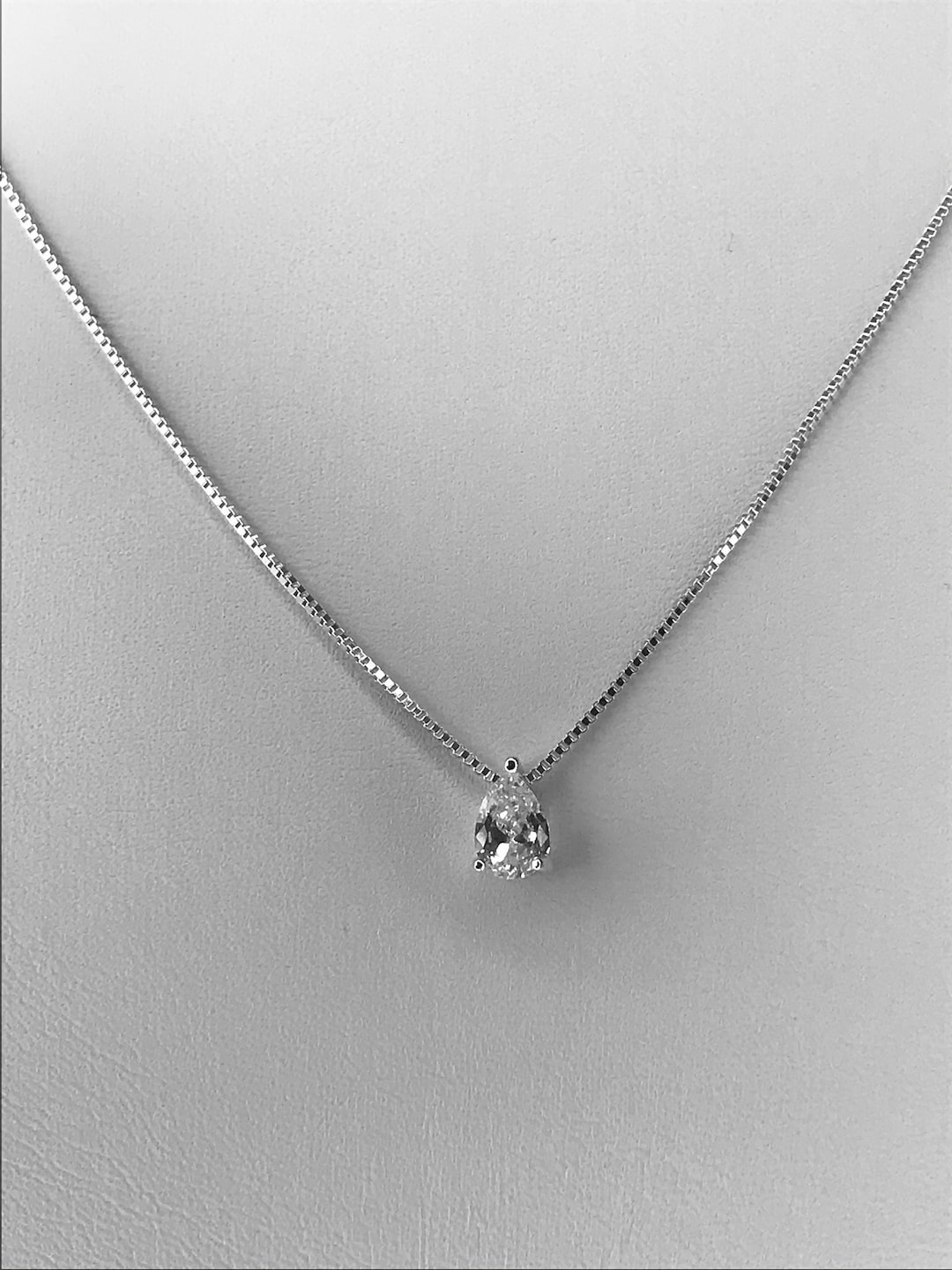 Tear Drop Shaped Pendant Necklace Oval Shaped Pendant Gold Silver ...