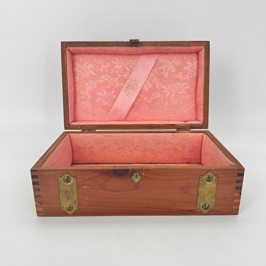 Vintage Mione Treasure Chest - Cedar Wood Trinket Jewelry Storage Box ...