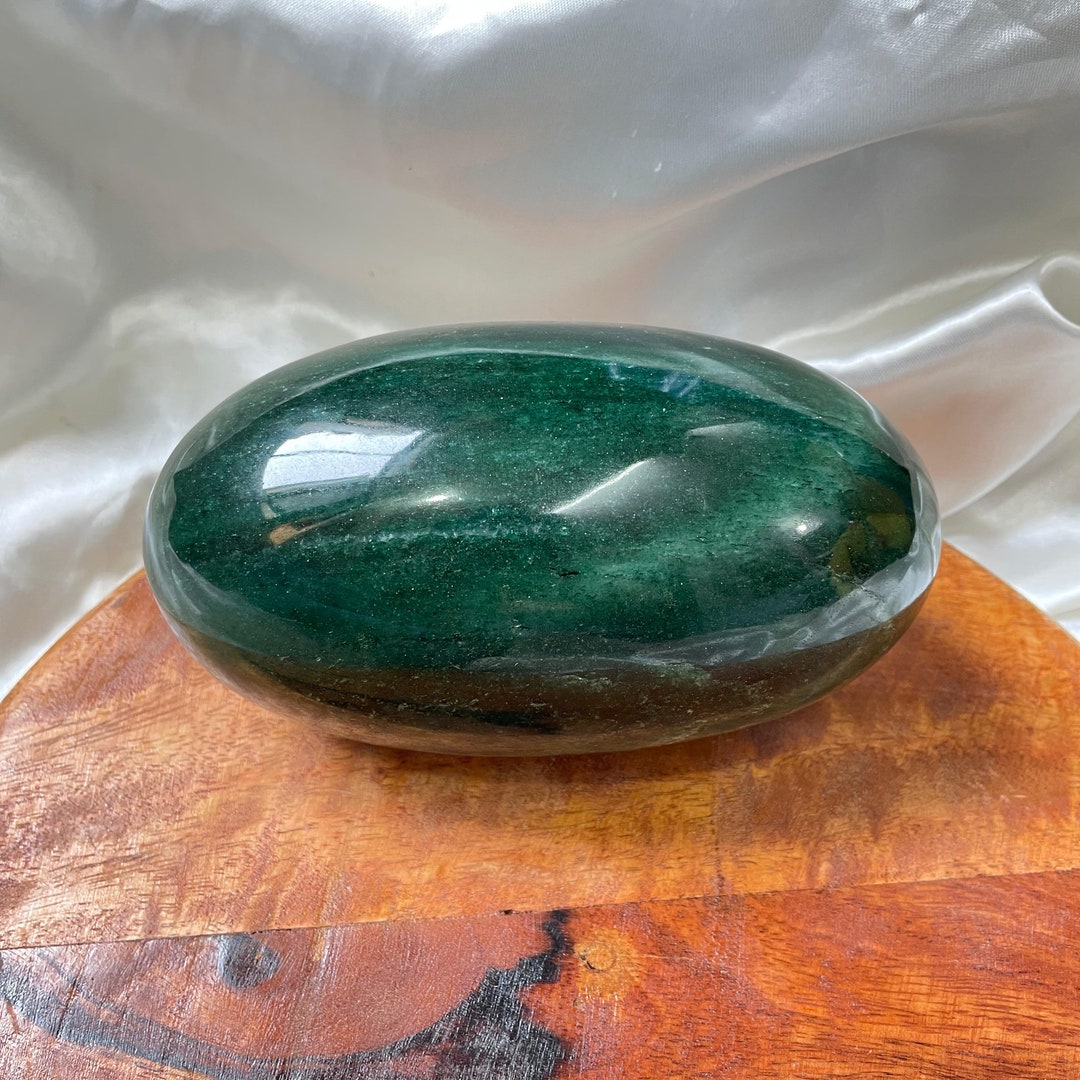 Super Green Jade Lingam 6.5 Green Aventurine Shiva-lingam - Etsy
