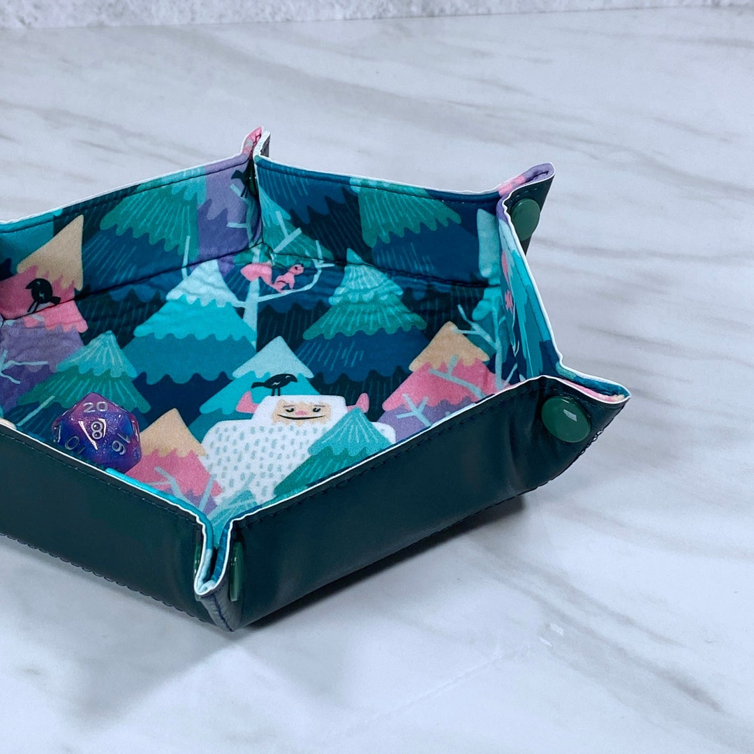 Small Cryptid Hexagon Snap Dice Tray, Collapsible Dungeons Dragons Dice ...