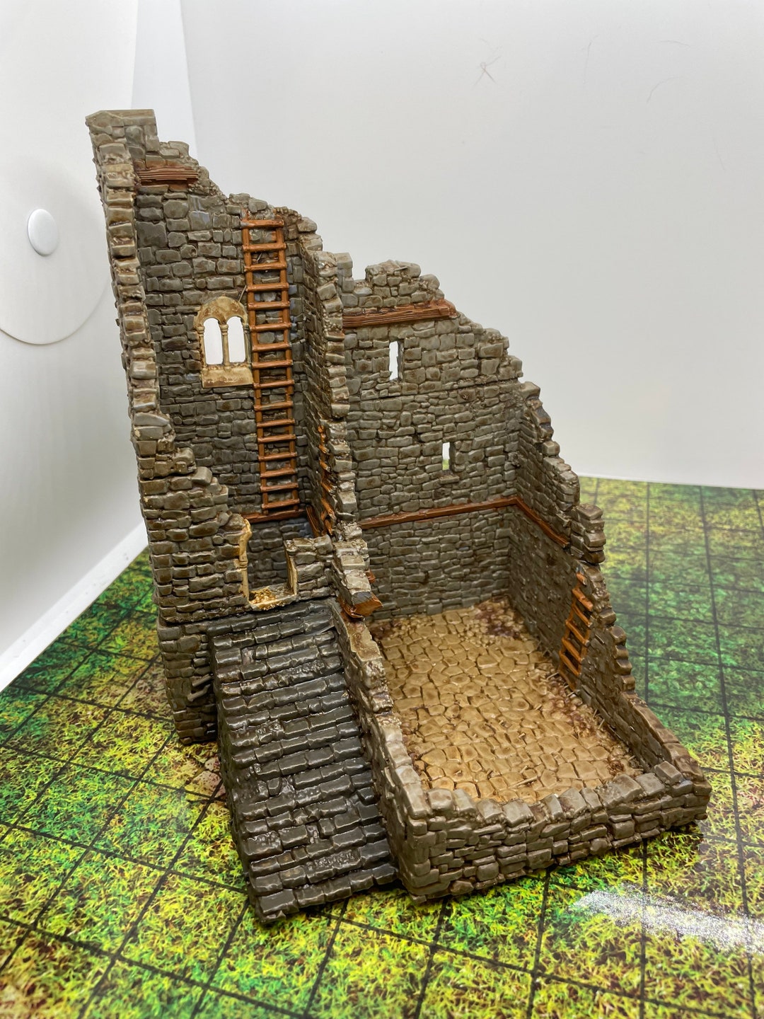 Painted 3D Printed Ruined Keep - Tabletop RPG, Dungeons and Dragons, D ...