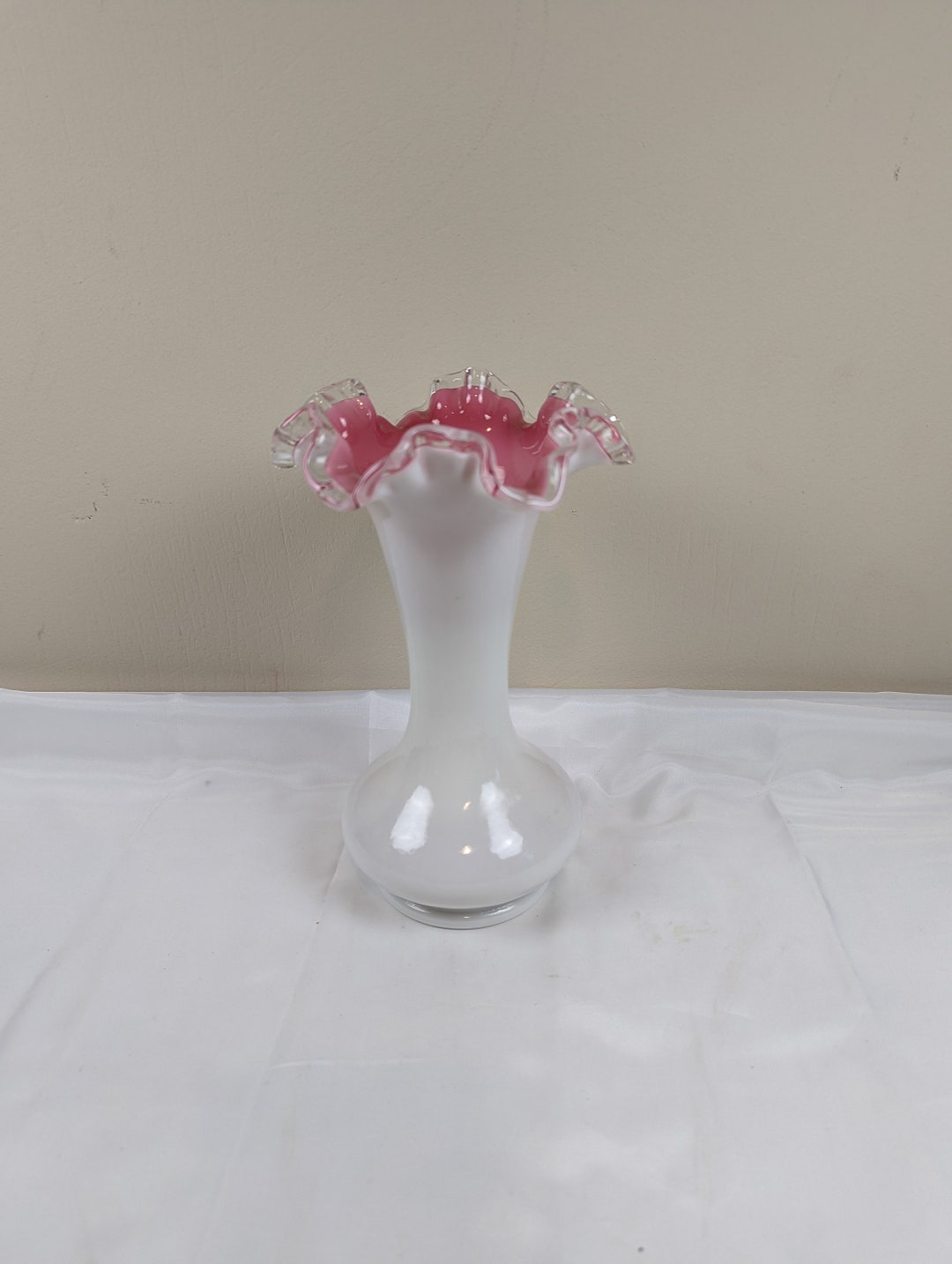 Vintage Fenton Art Glass Silvercrest Vase Pink/peach Ruffled White ...