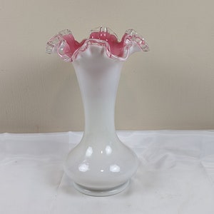 Vintage Fenton Art Glass Silvercrest Vase Pink/peach Ruffled White ...
