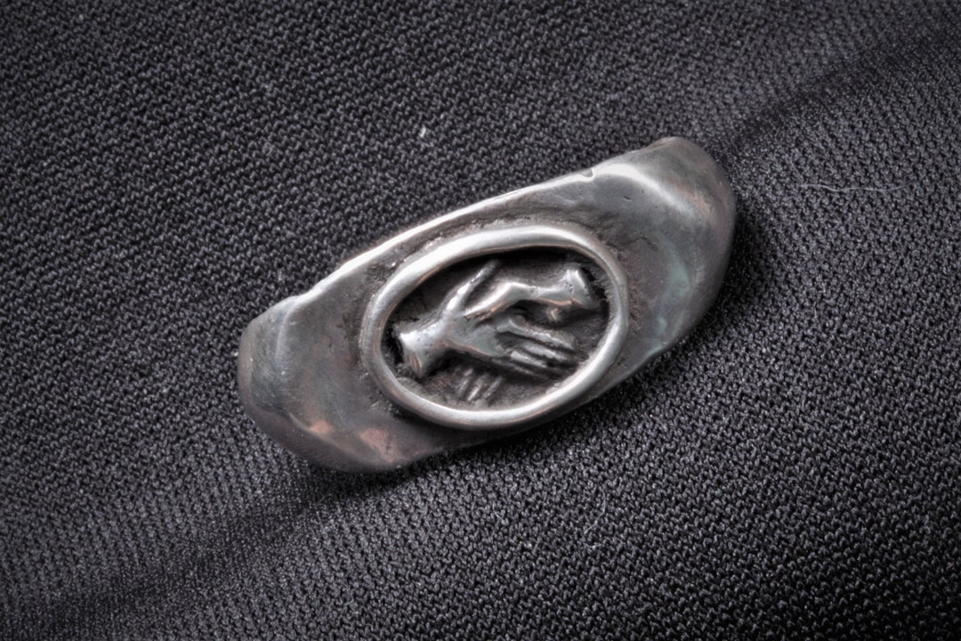 Roman Ring With a Handshake as Symbol of Loyalty and Reliability. Cast ...