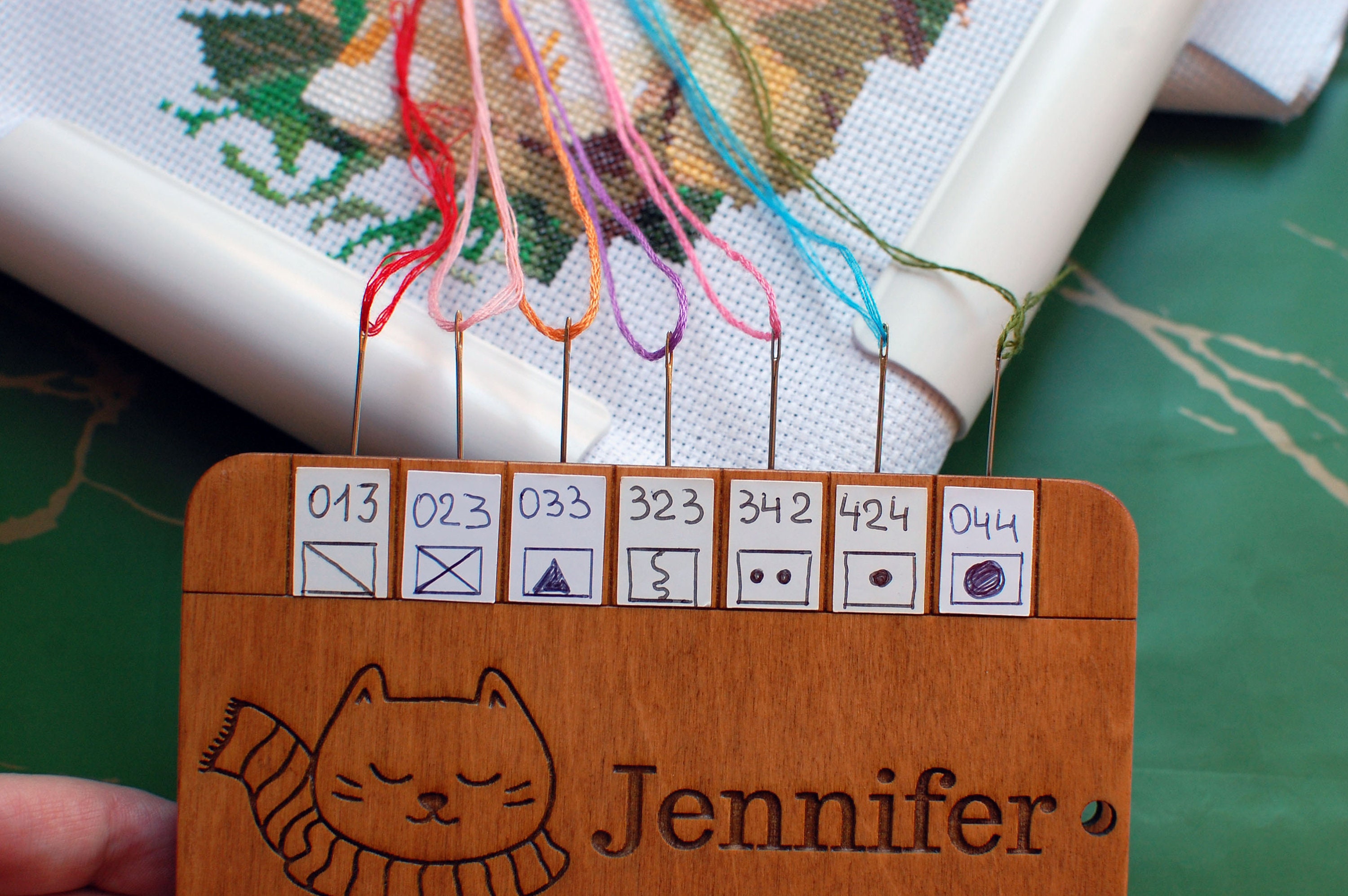 Cross Stitch Floss Organizer Thread Storage Embroidery Tool Cat Cross ...