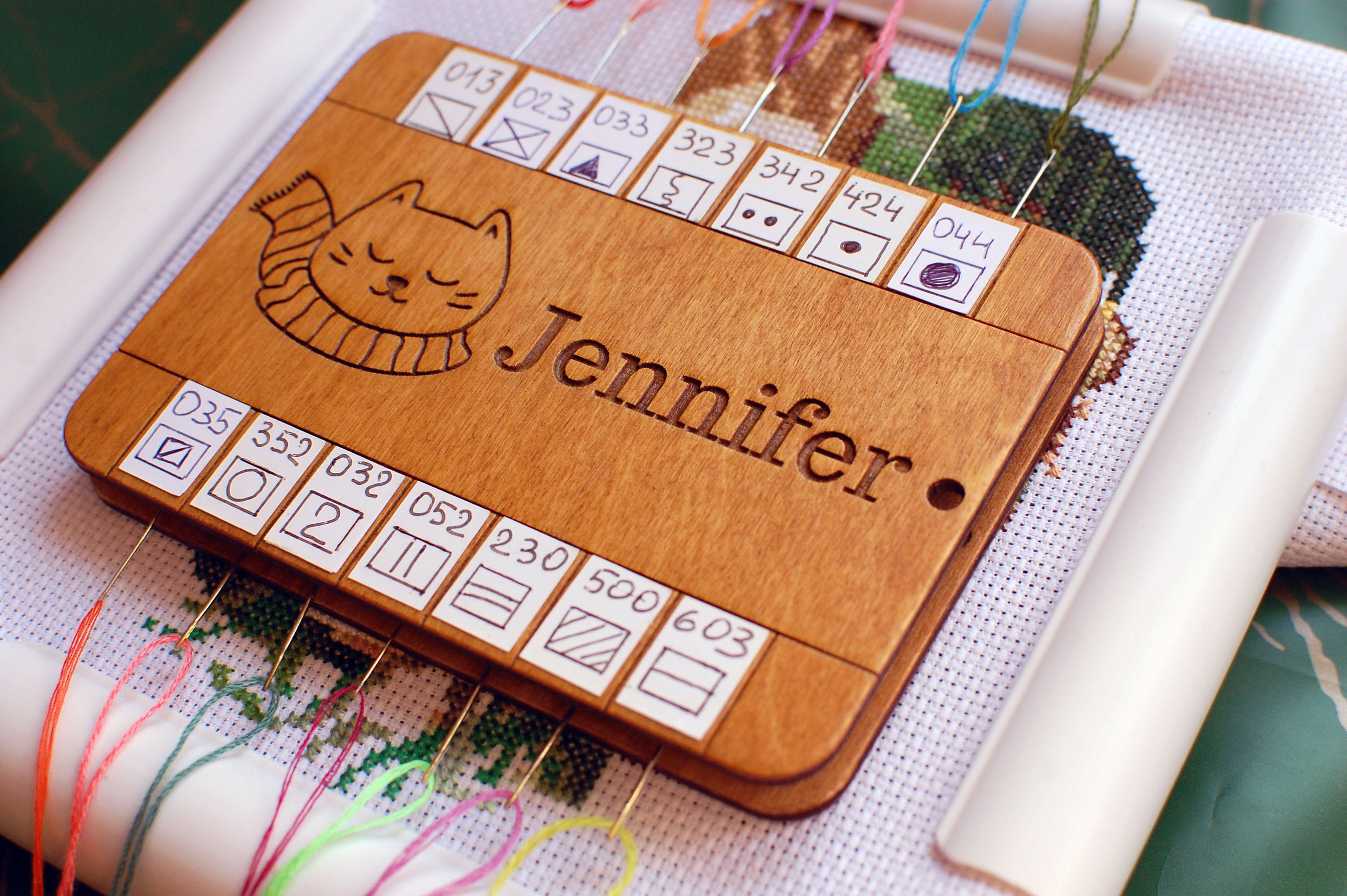 Cross Stitch Floss Organizer Thread Storage Embroidery Tool Cat Cross ...
