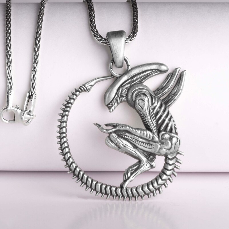 Alien Medal - Etsy UK