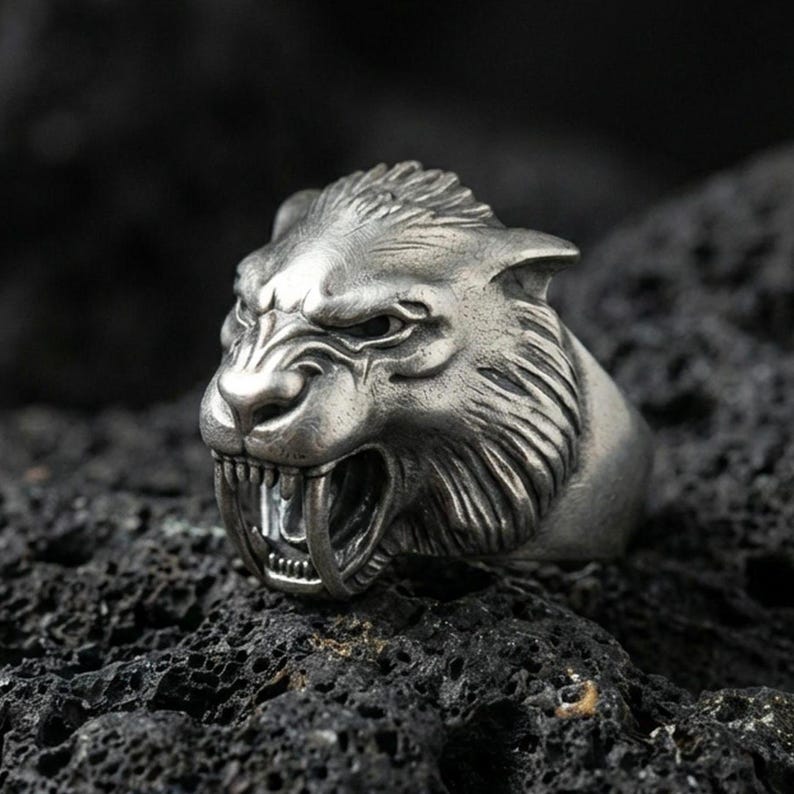 Silver Gothic Werewolf Head Signet Ring for Men – Fierce Fantasy ...