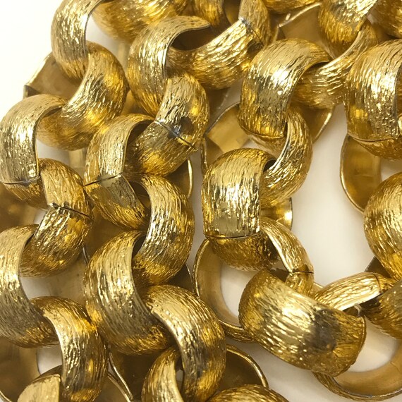 Thick Textured Link Gold Metal Chain, Unsigned Vinta… - Gem