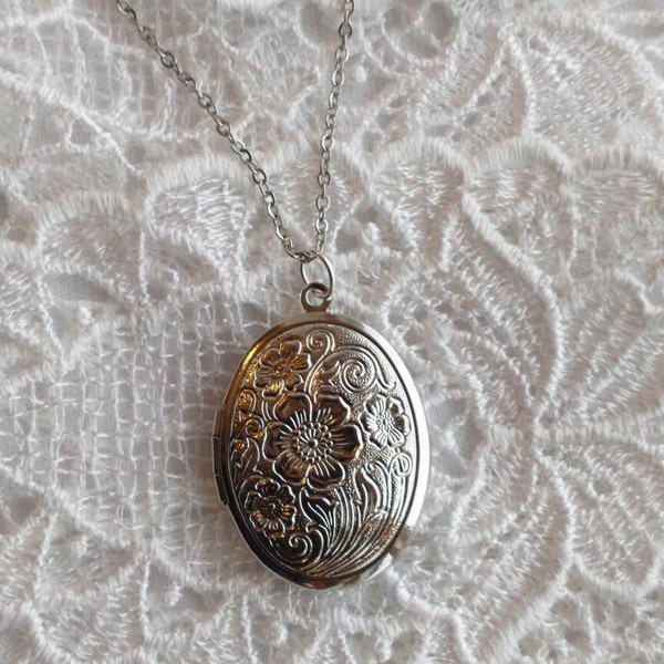 Victorian Locket - Etsy