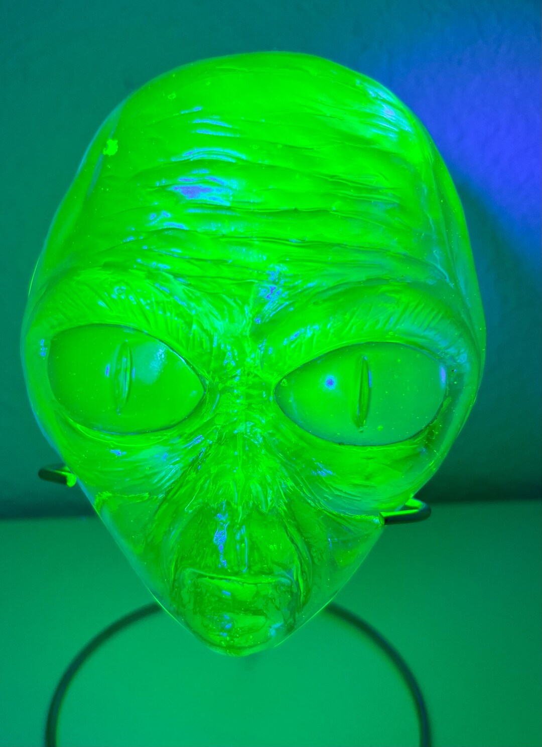 Uranium Glass Alien (lime) - Etsy