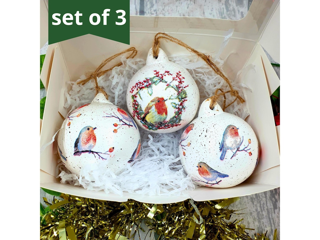Christmas Robin Baubles Set of 3 Ceramic Baubles With Birds Robin ...
