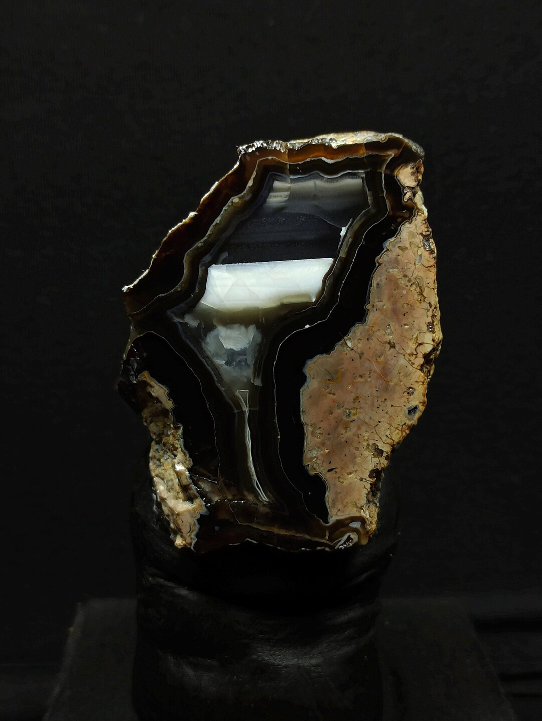 Black and White Waterline Banded Agate, Metaphysical Crystals, Crystal ...