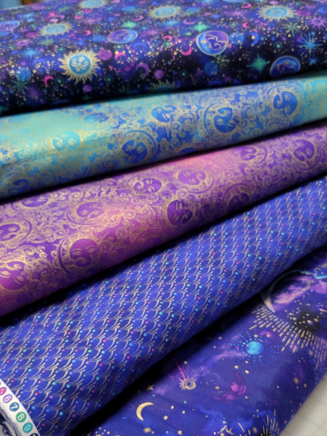 Cosmos Cotton Fabric by Timeless Treasures. Quilting/sewing/craft ...