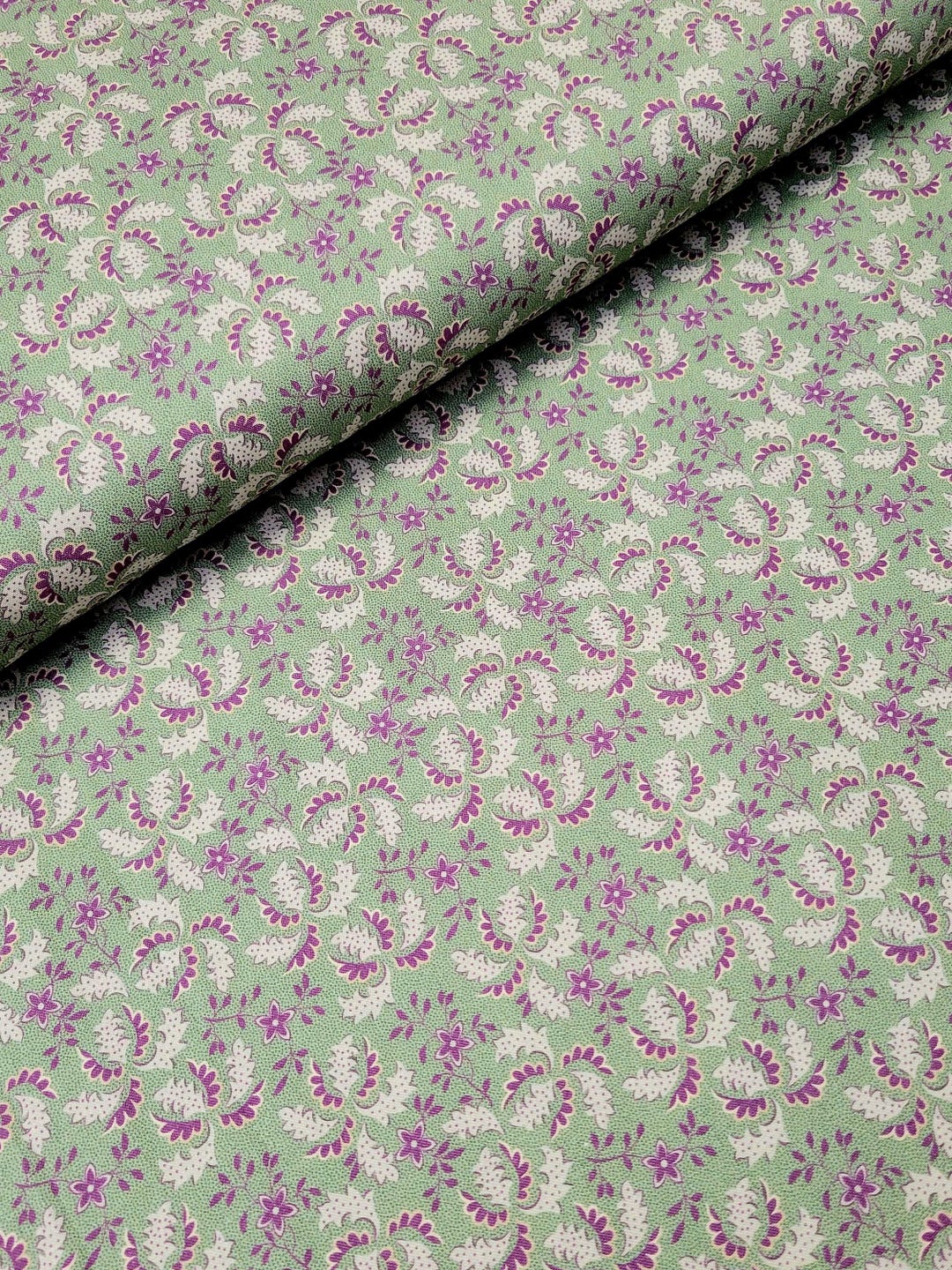 Floppy Fern Vivienne Sage/purple Vintage Look Floral Print Cotton ...