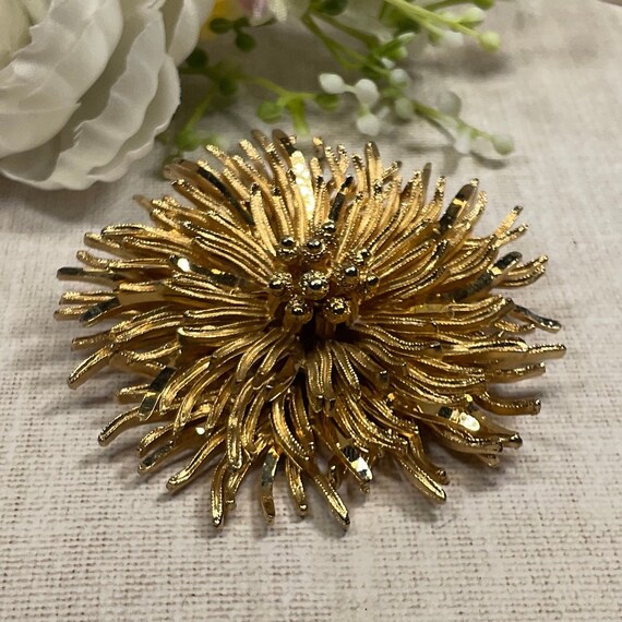 coro gold tone finish - Gem