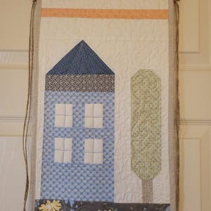 Original Quilt Pattern | House on a Hill Quilted Wall Hanging With ...