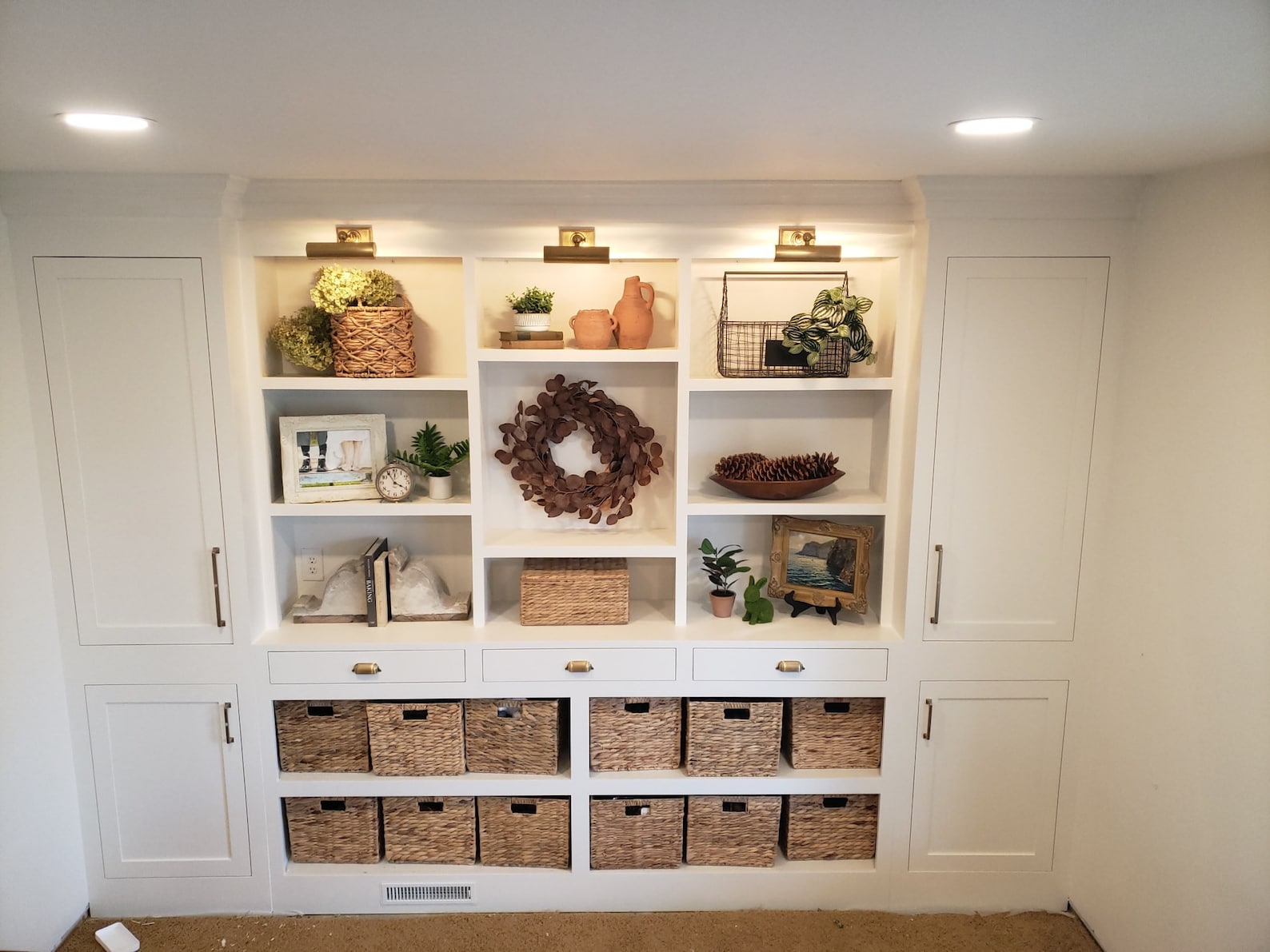 Custom Media Center Entertainment Center Built-in TV Stand Storage ...