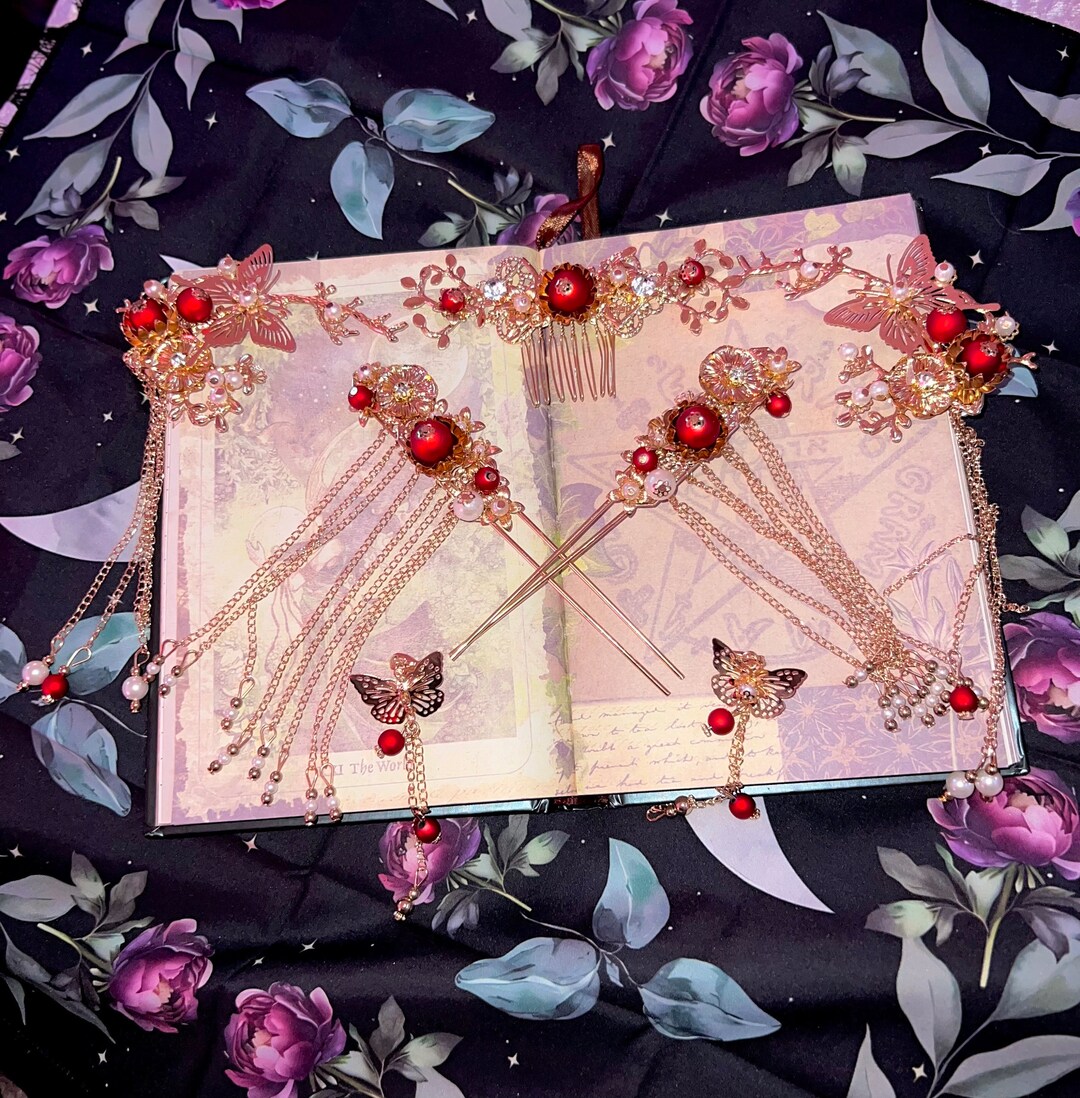 The Aura of Aphrodite Enchanted Amulet Set Become Magnetic, Feminine ...