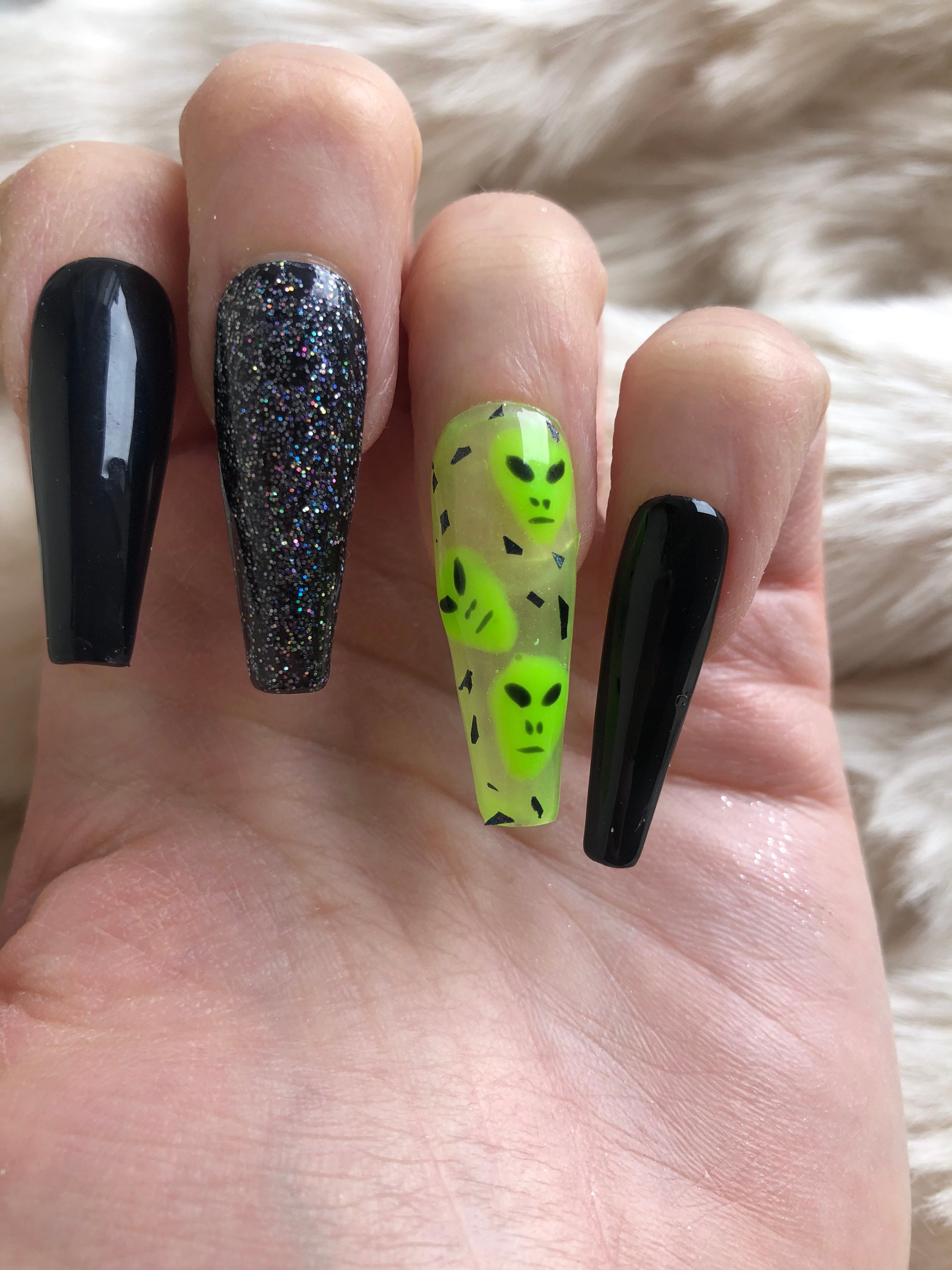 Black Alien Press on Nails Stick on Nails Glue on Nails | Etsy