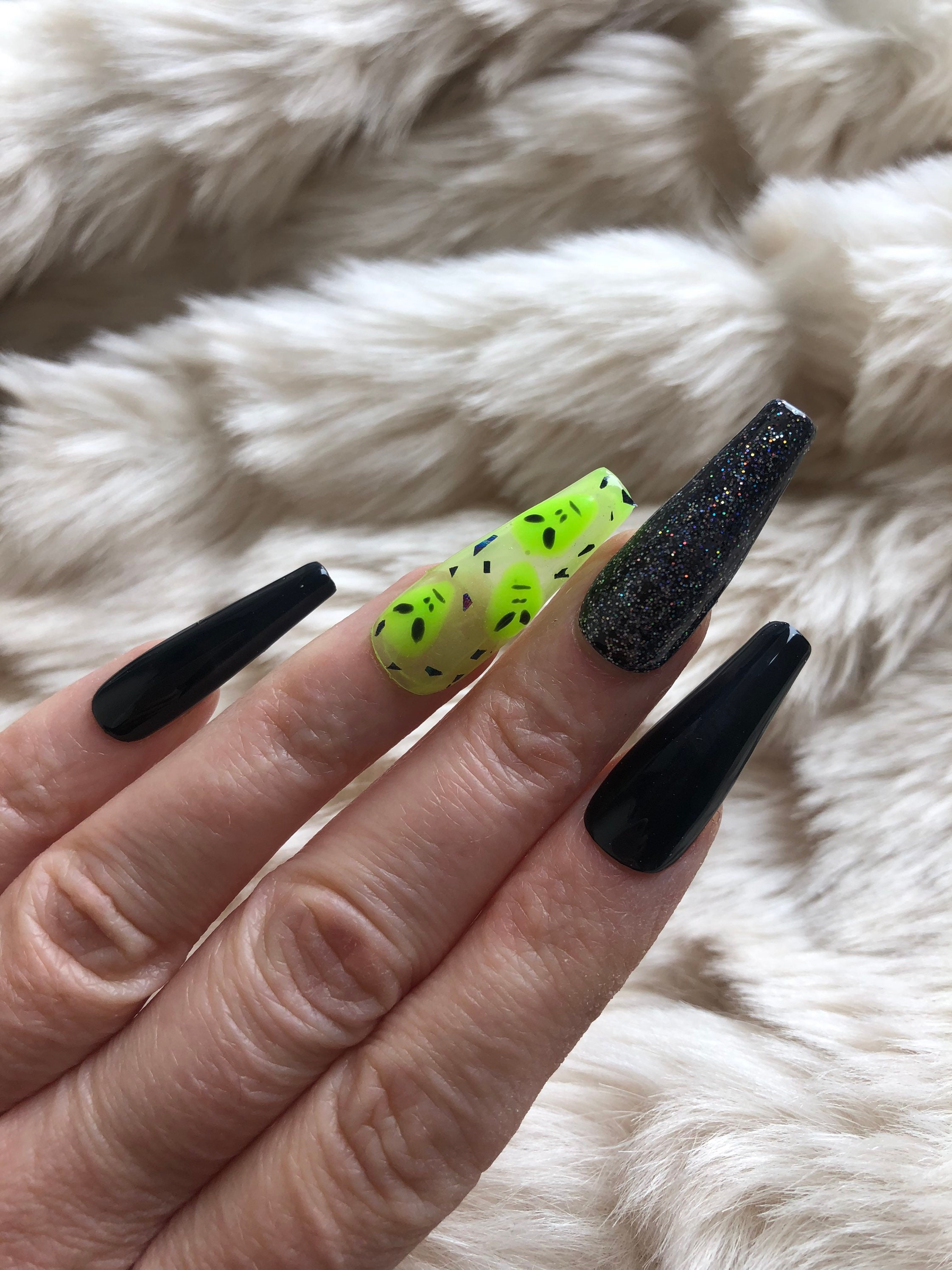 Black Alien Press on Nails Stick on Nails Glue on Nails | Etsy