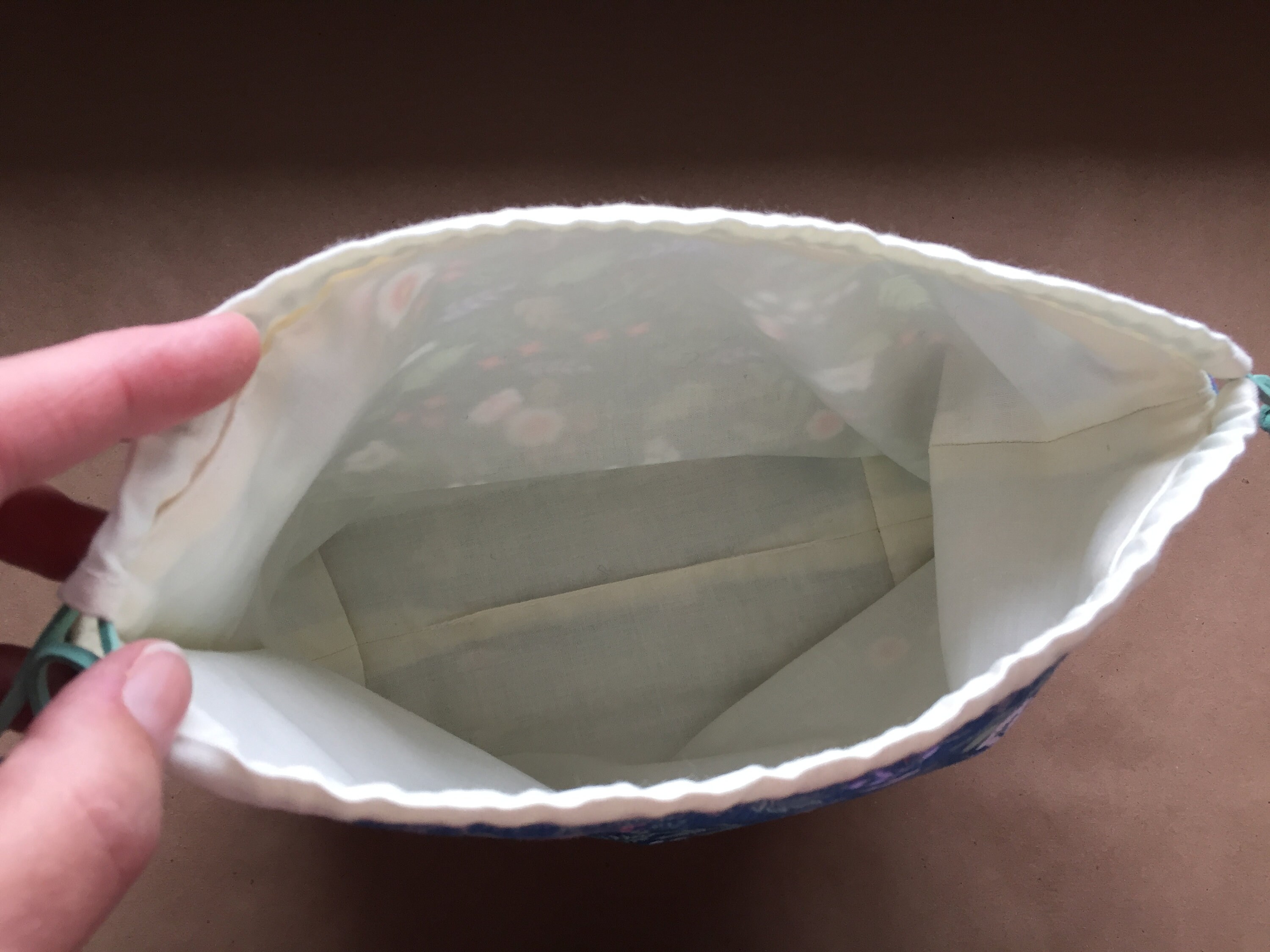 Medium drawstring project bag with a lovely flower fabric and - Etsy.de