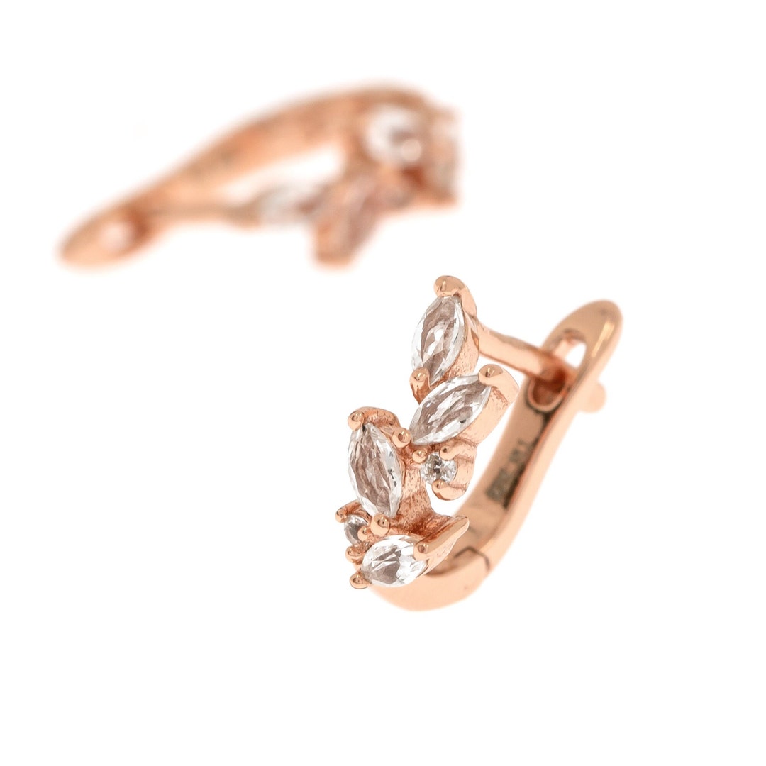 14k Gold Diamond Huggie Hoop Earring: Cartilage Earring - Etsy