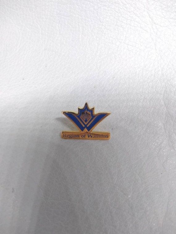 Region of Waterloo Coat of Arm Crest Flag Ontario Pro… - Gem