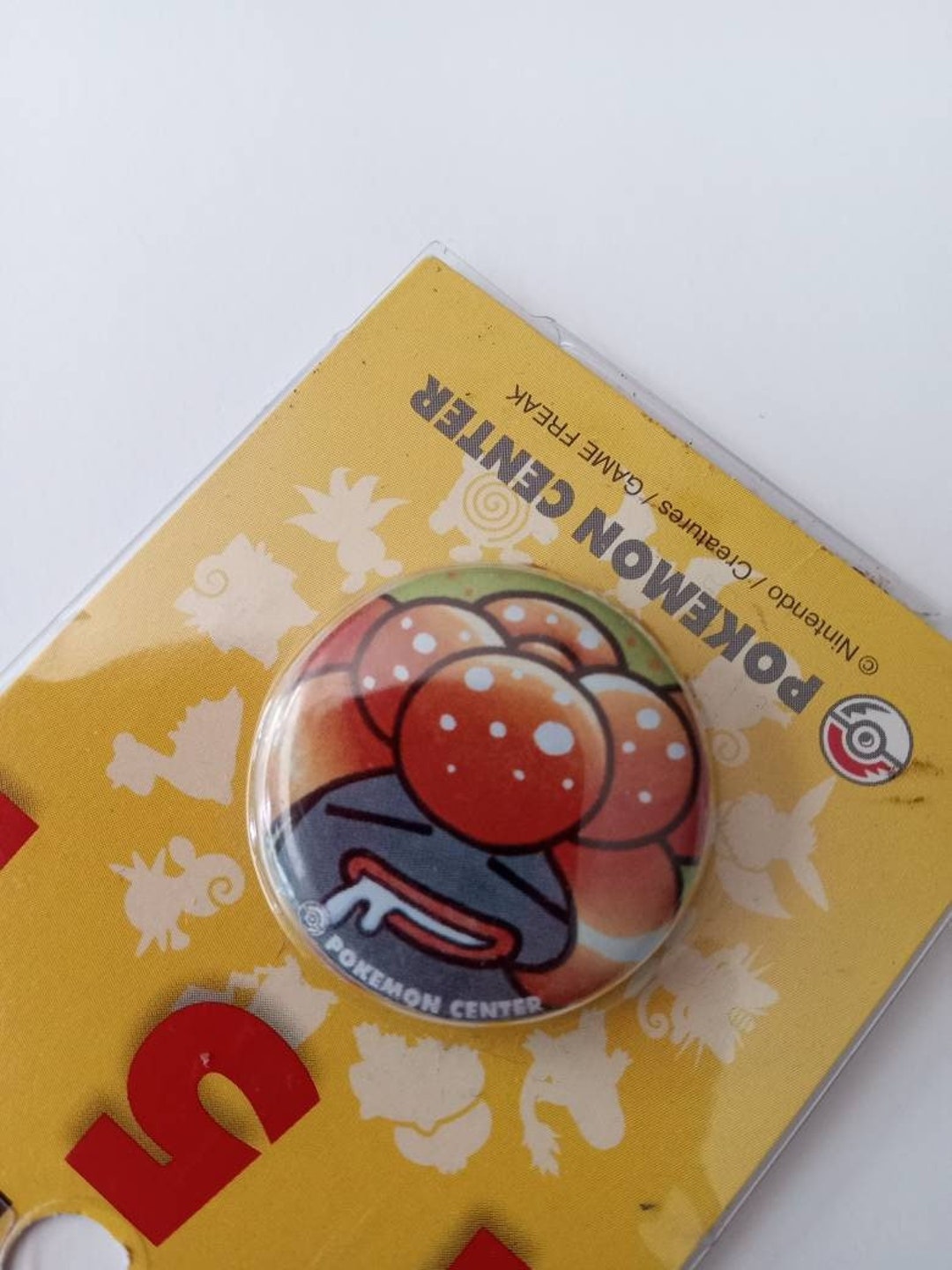 Gloom Pokemon Badge 151 Pin Pinback Vintage Antique Collector's Gift ...