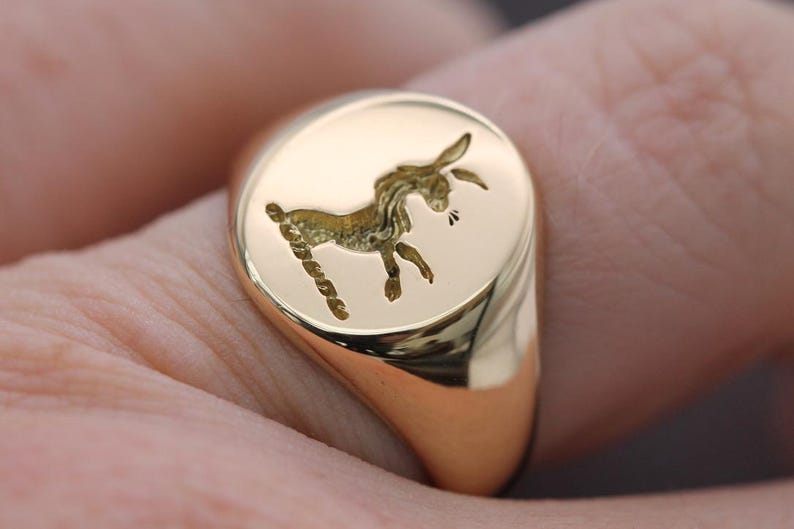 Vintage 18ct Gold Intaglio Hare Crest Signet Ring, 1956 - Etsy