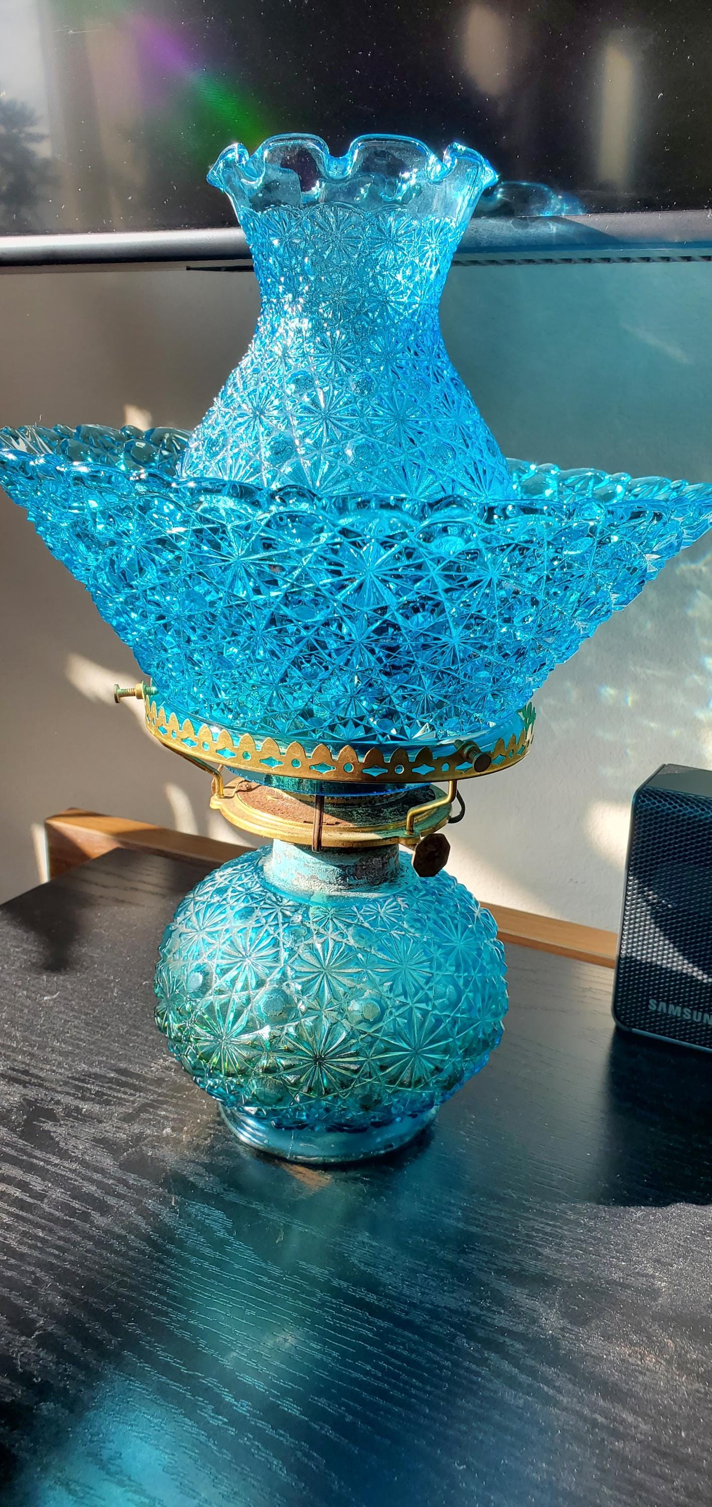 Vintage L E Smith Glass Blue Daisy and Button Pattern Oil Lamp With ...